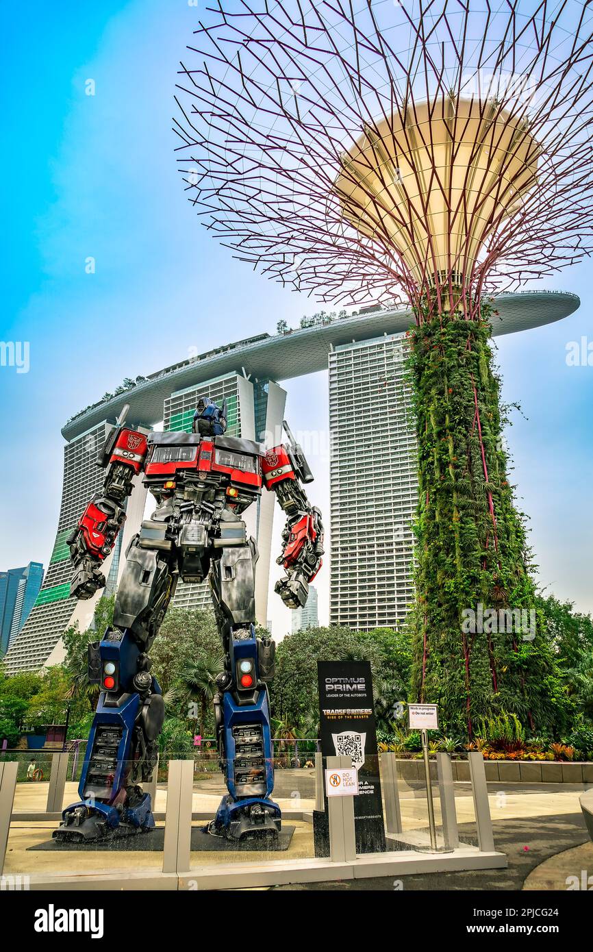 Rise Of The Beasts Transformers statues world tour on display by the ...