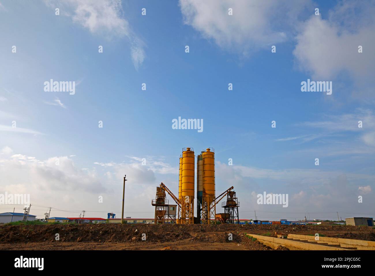 Concrete mixing silo, site construction facilities Stock Photo - Alamy