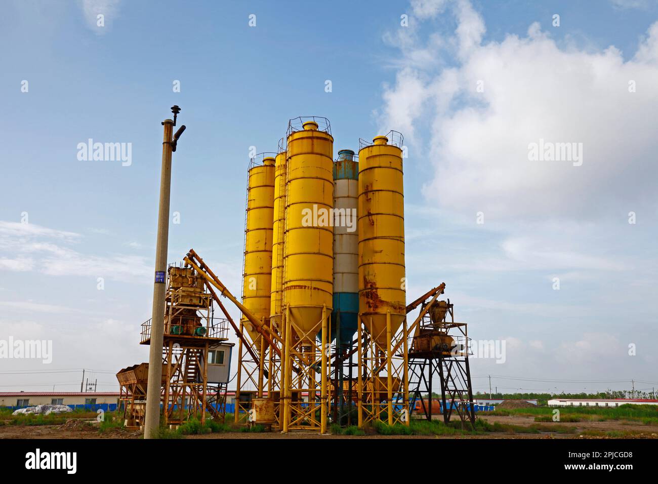 Concrete mixing silo, site construction facilities Stock Photo - Alamy