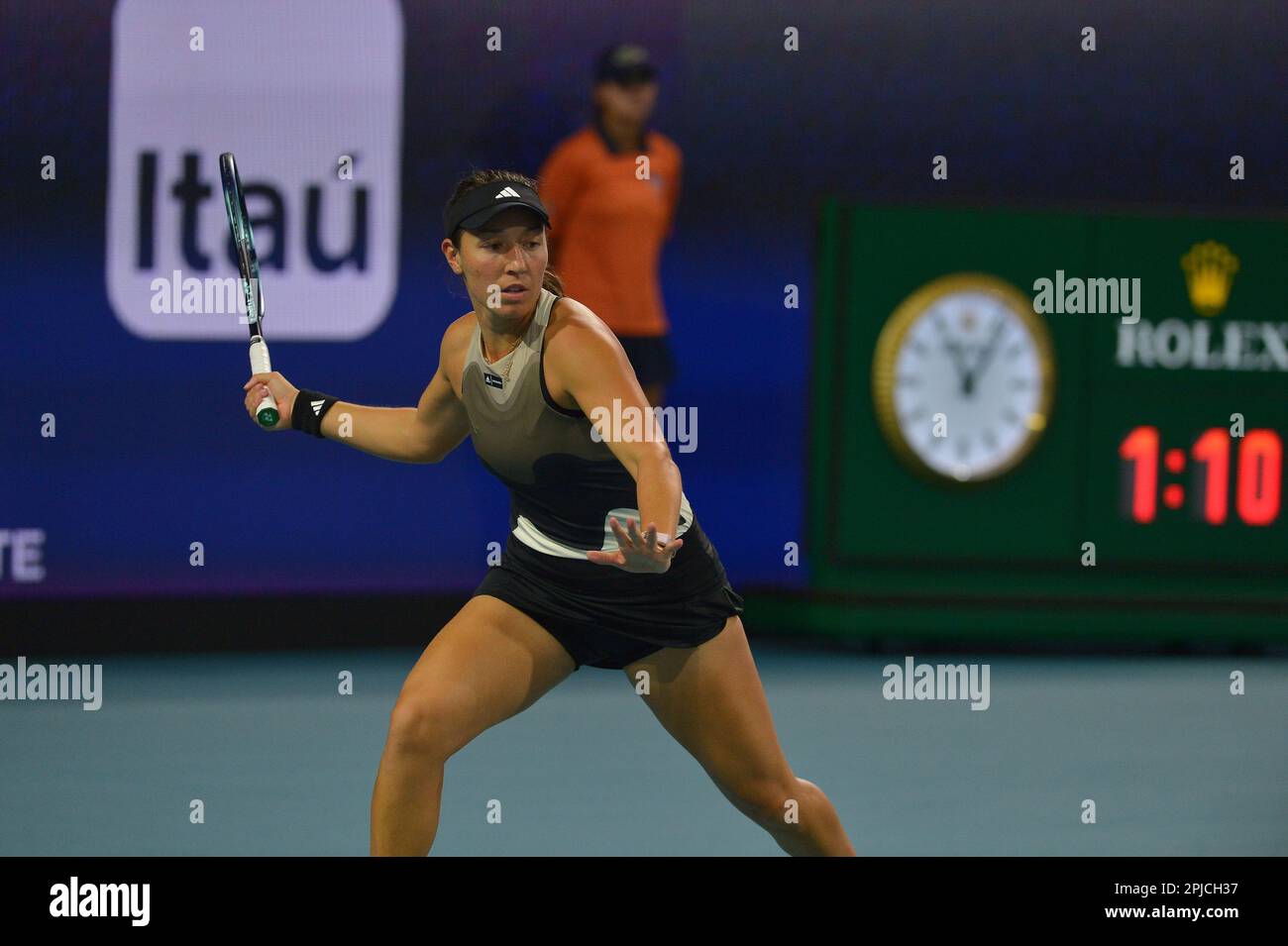 Rybakina pegula hi-res stock photography and images - Alamy