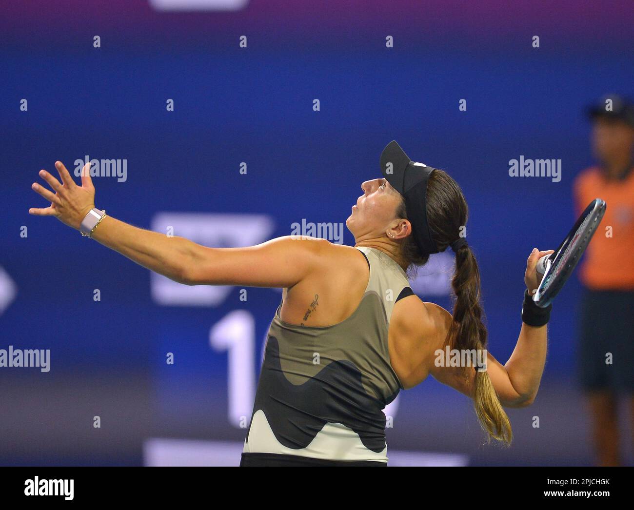 Elena rybakina jessica pegula hi-res stock photography and images - Alamy