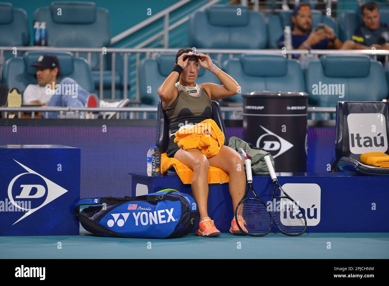 Elena rybakina jessica pegula hi-res stock photography and images - Alamy