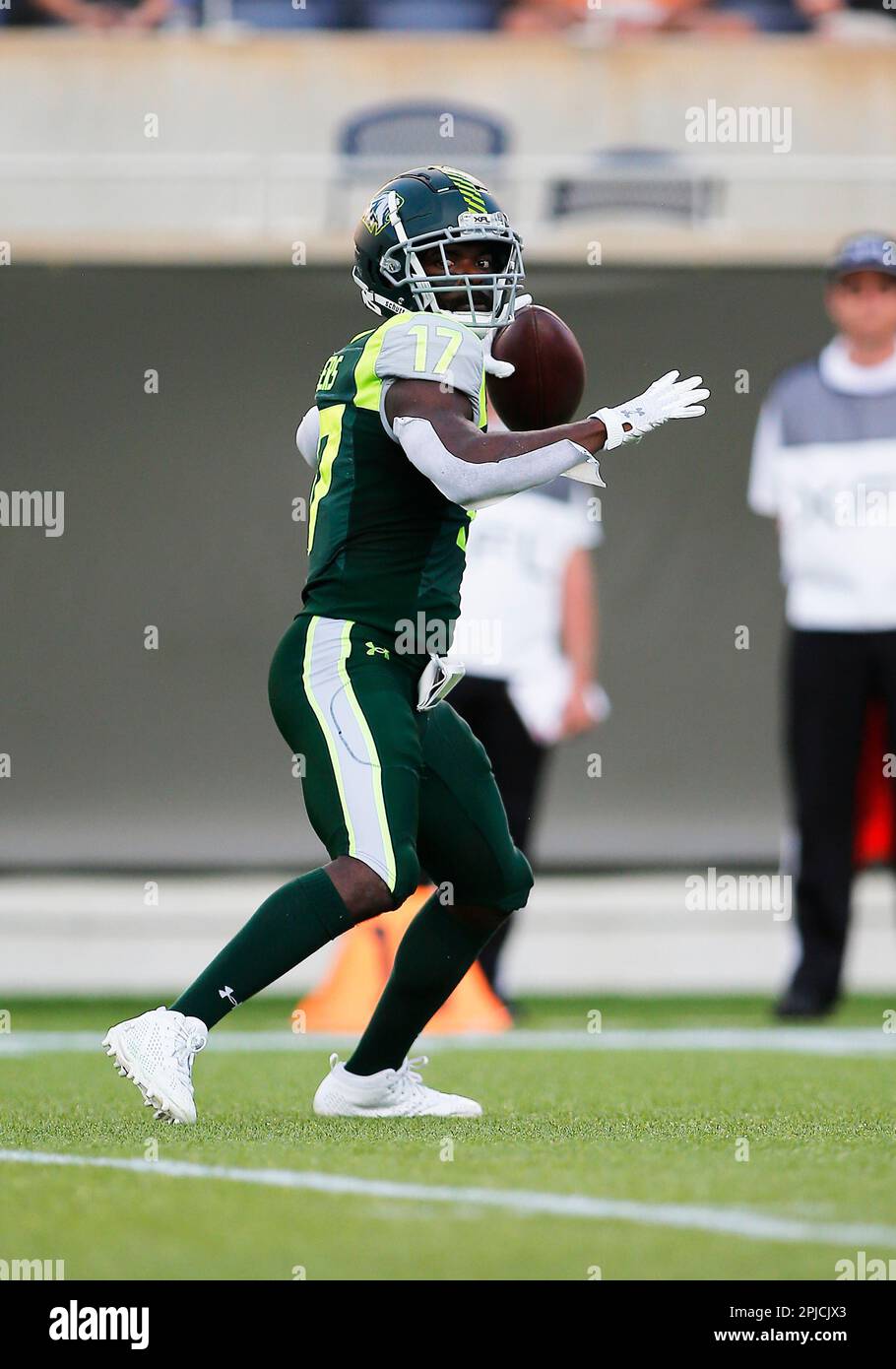 ORLANDO, FL - APRIL 01: Orlando Guardians wide receiver Eli Rogers (17 ...