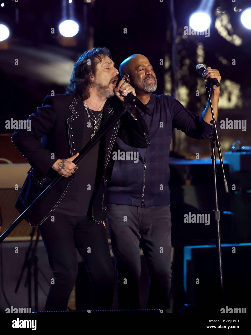 Chris Robinson of The Black Crowes and Darius Rucker tape a performance ...