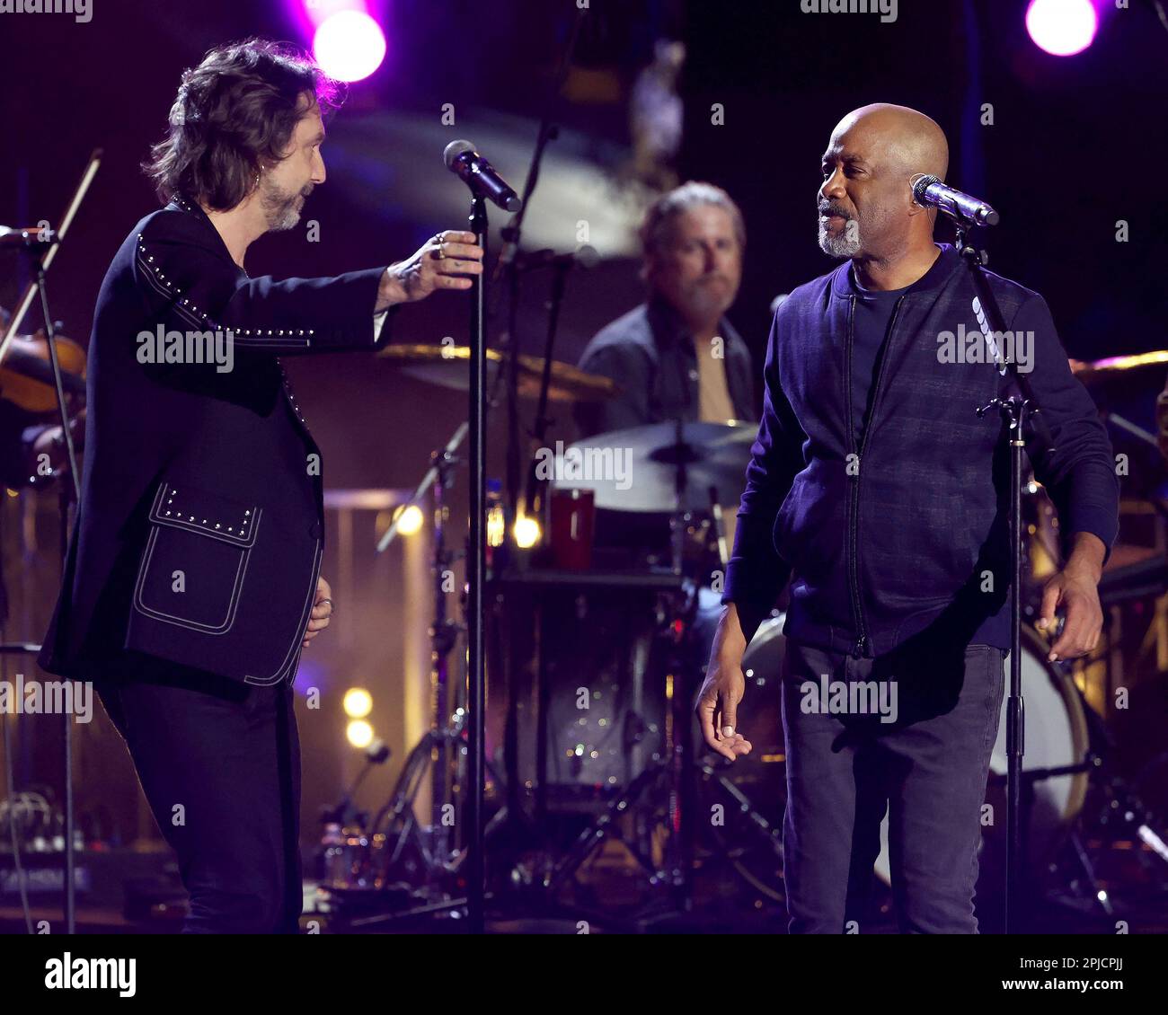 Chris Robinson of The Black Crowes and Darius Rucker tape a performance ...