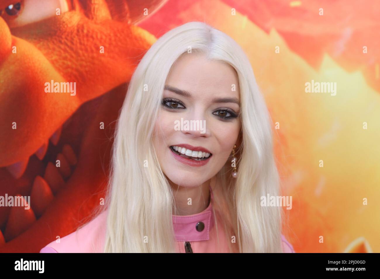 Screenes hi-res stock photography and images - Alamy