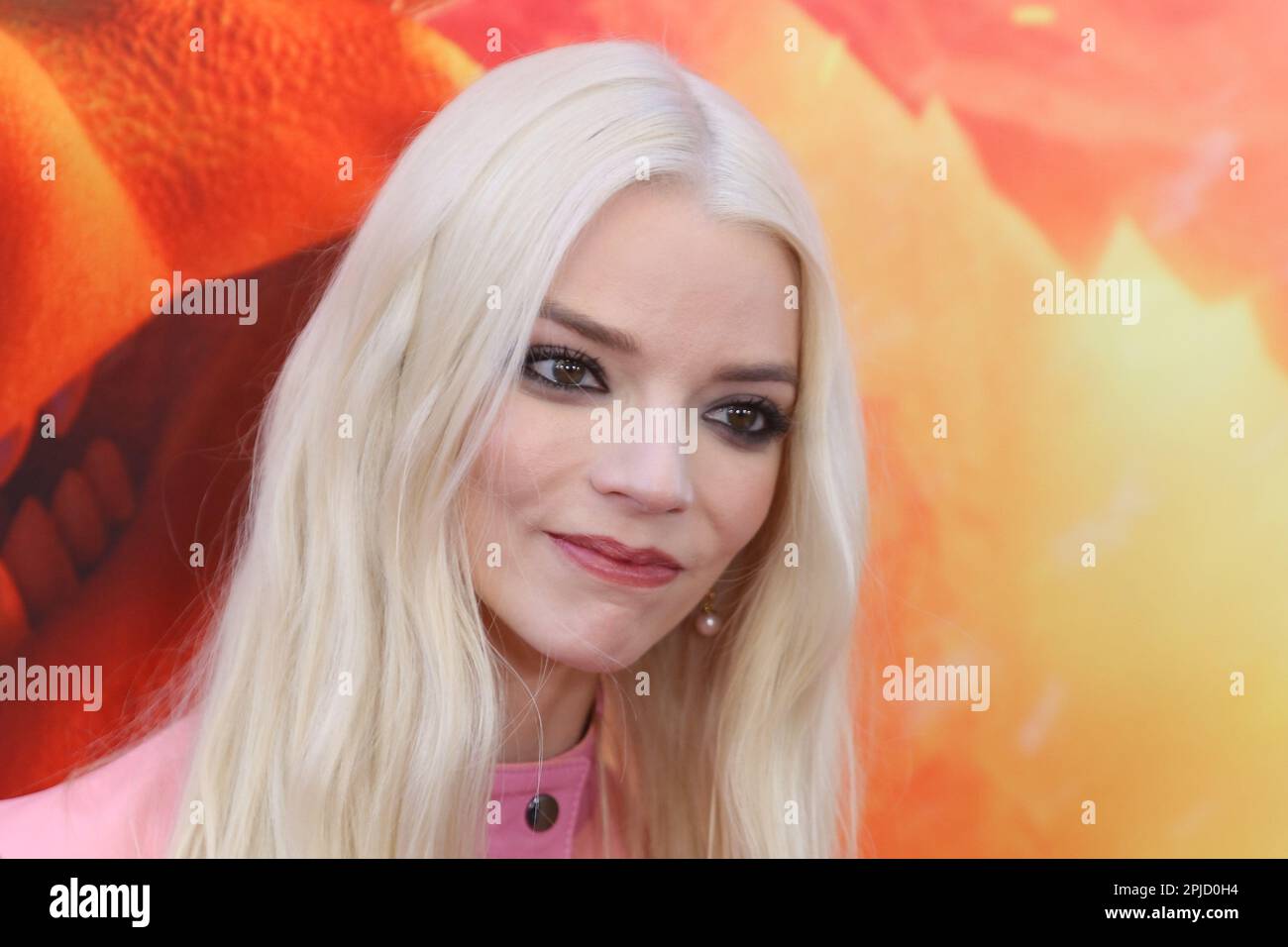 Screenes hi-res stock photography and images - Alamy