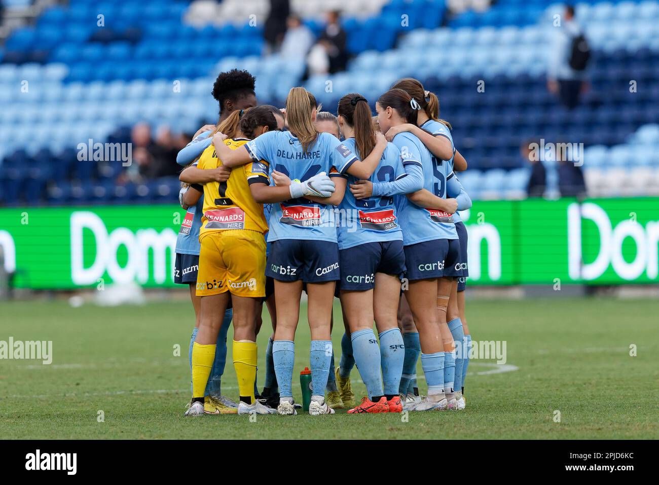 Sydney FC team huddle before the match between Sydney and Newcastle at ...