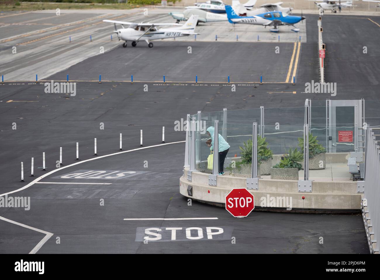 Santa Monica, California, USA. 31st Mar, 2023. Families watch airplane ...