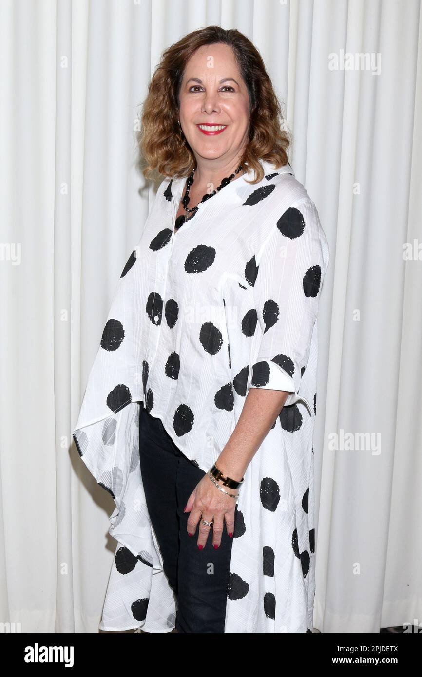 LOS ANGELES - MAR 28: Hillary Bibicoff at the 2nd Annual Women's Month ...