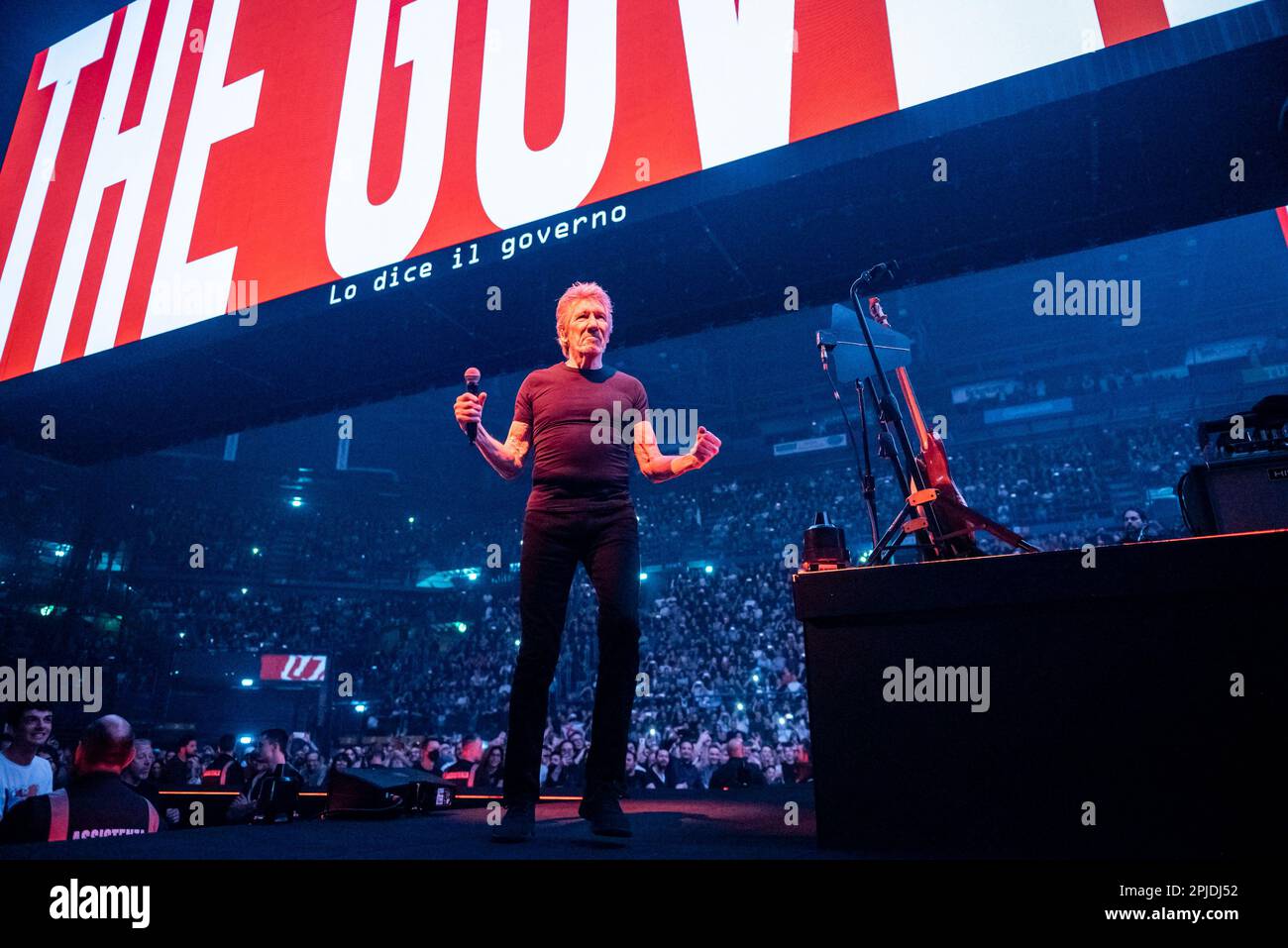 Roger waters farewell tour hi-res stock photography and images - Alamy