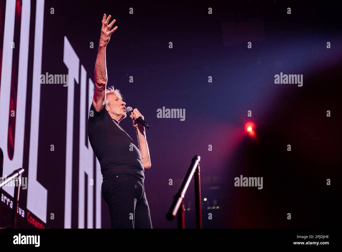 Roger waters farewell tour hi-res stock photography and images - Alamy