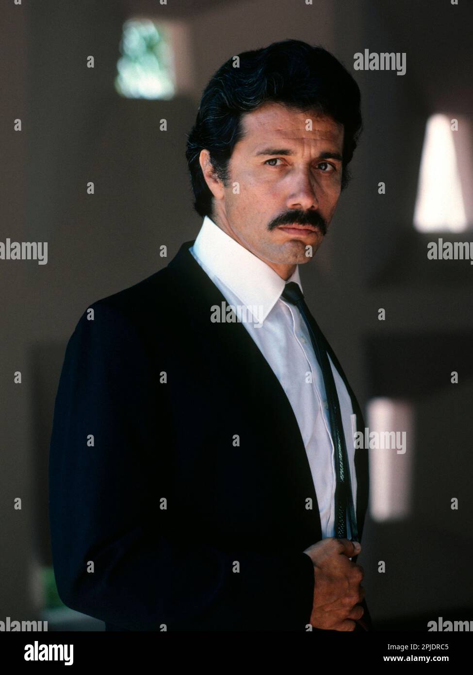 Edward James Olmos Cholo