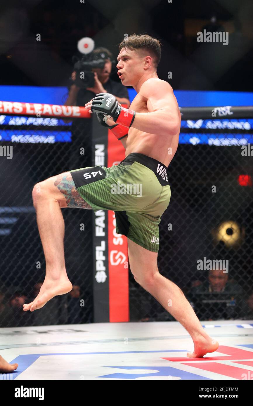 Las Vegas, NV, USA. 1st Apr, 2023. Featherweight Chris Wade leaps ...