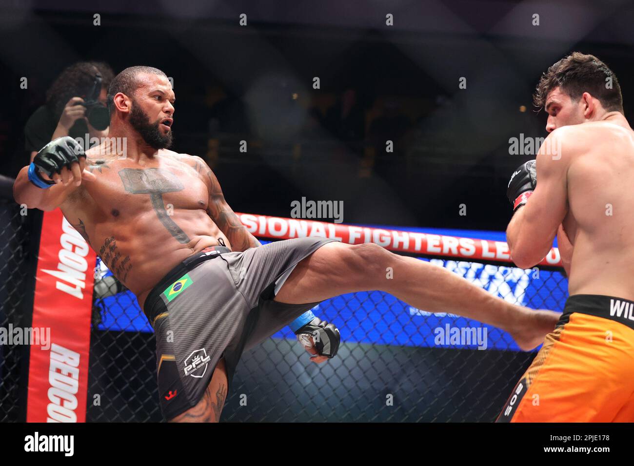 Las Vegas, NV, USA. 1st Apr, 2023. Light Heavyweight (L) Thiago Santos ...
