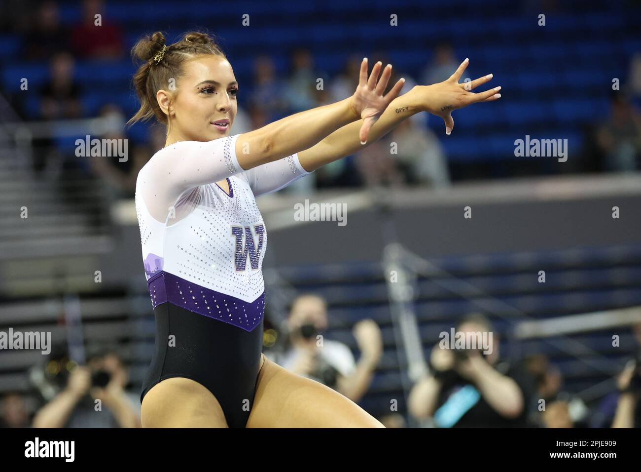 Los Angeles, CA. 1st Apr, 2023. Kennedi Davis (University of Washington ...
