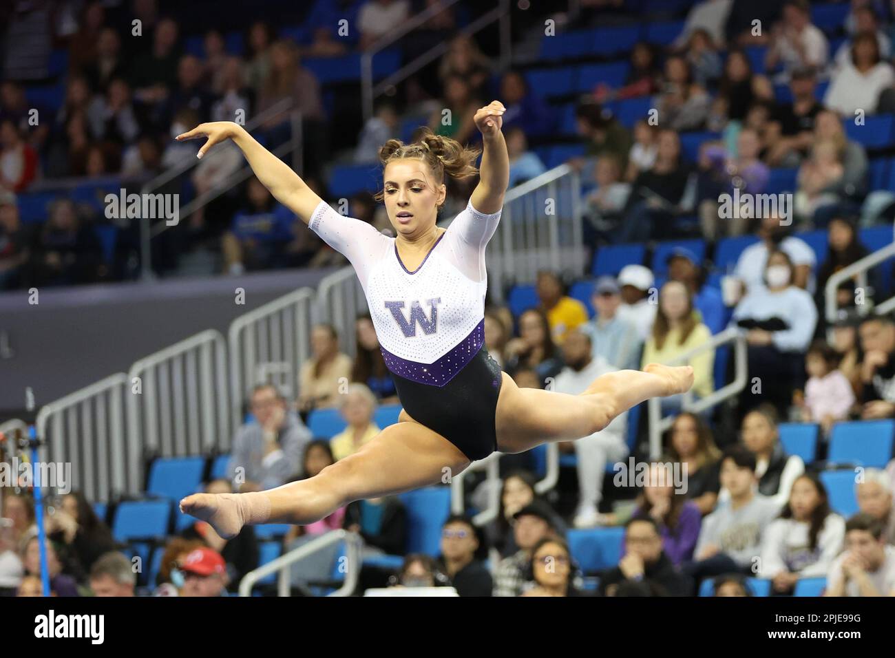 Los Angeles, CA. 1st Apr, 2023. Kennedi Davis (University of Washington ...