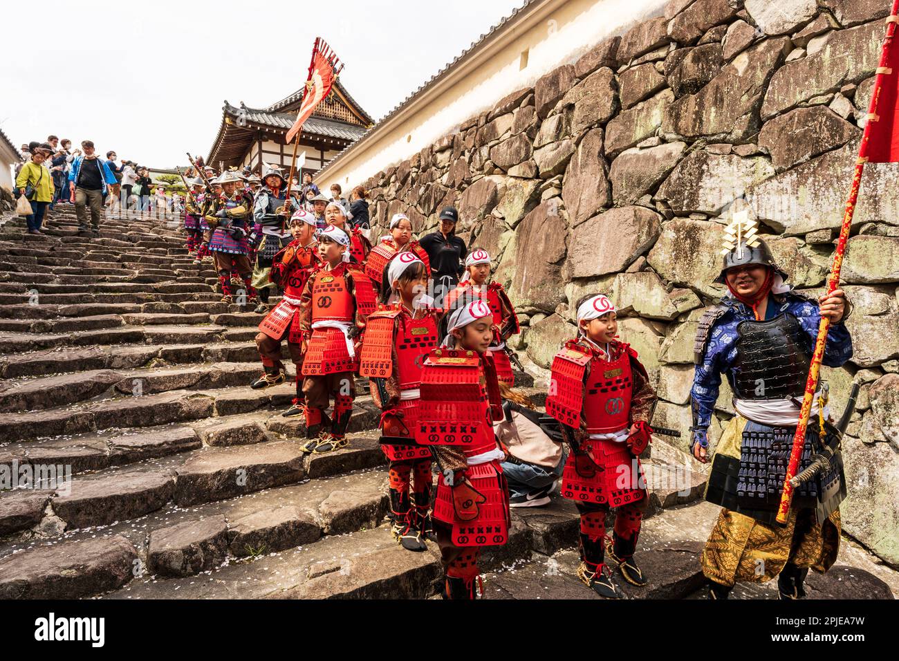 The annual springtime cherry blossom festival at Hon-Tatsuno in Japan ...
