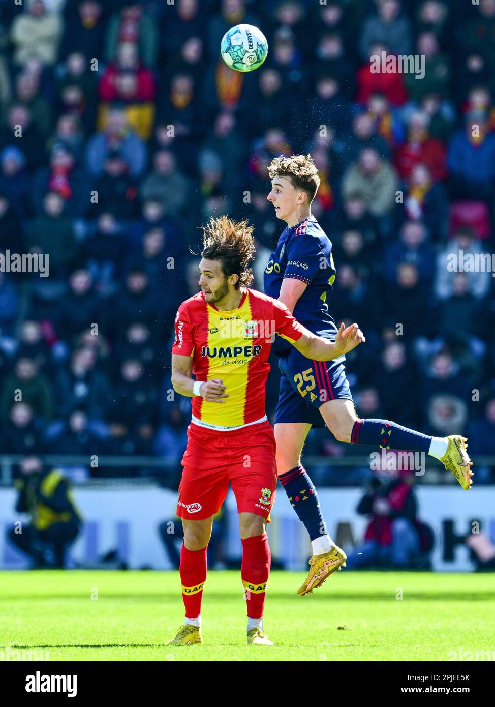 DEVENTER - (lr) Willum Willumsson of Go Ahead Eagles, Youri Baas of Ajax during the Dutch ...