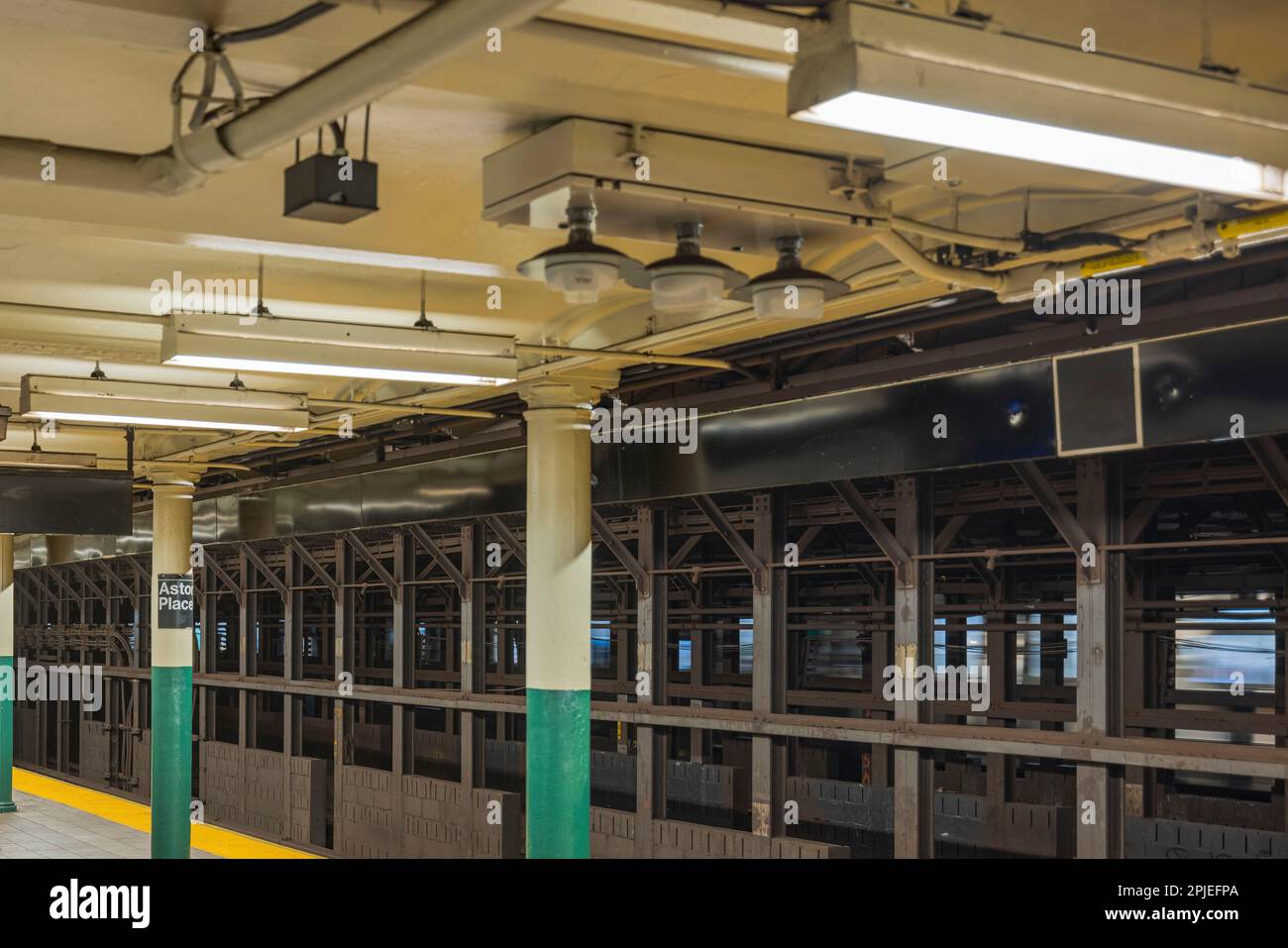 New york city subway astor hi-res stock photography and images - Alamy