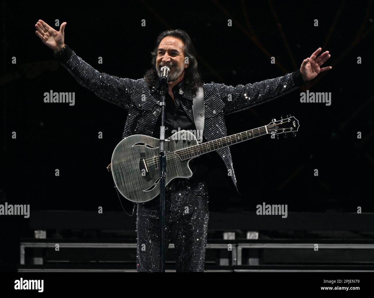 Mexican singer marco antonio solis hi-res stock photography and images ...