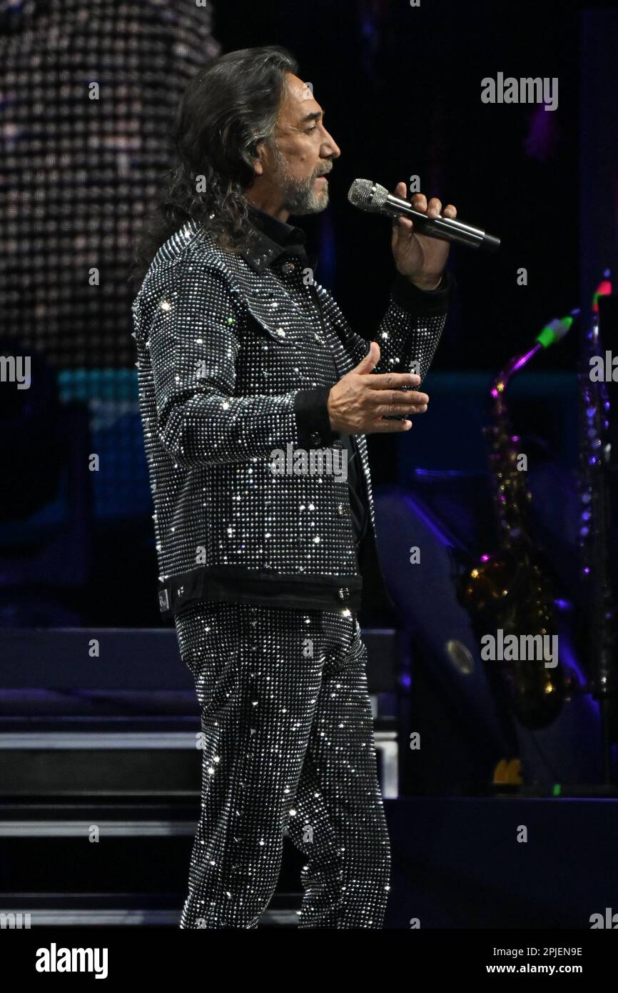 Mexican singer marco antonio solis hi-res stock photography and images ...