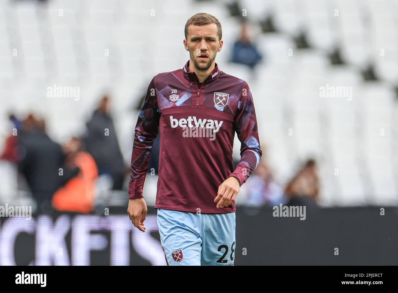 Tomáš Souček #28 of West Ham United in the pregame warmup session ...