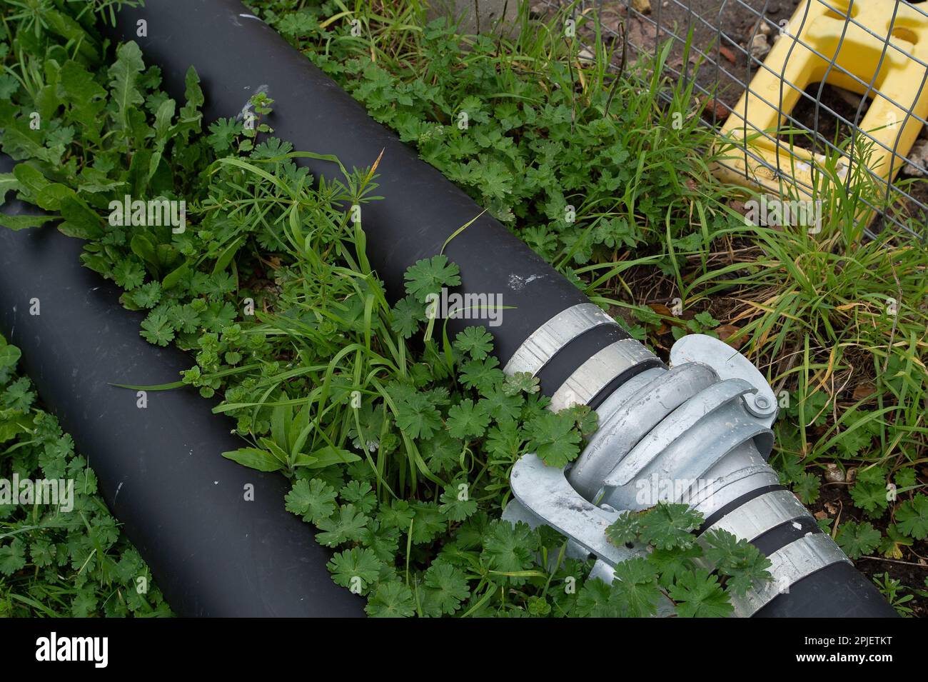 Emergency repair thames water hi-res stock photography and images - Alamy
