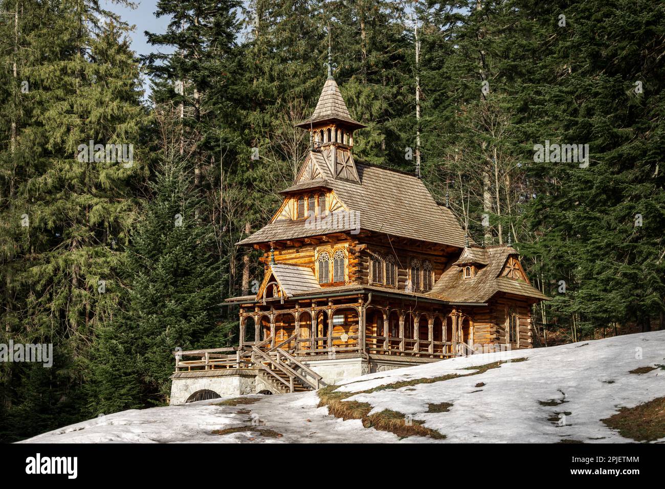 Zakopane style chapel called "Jaszczurówka". A small wooden chapel ...