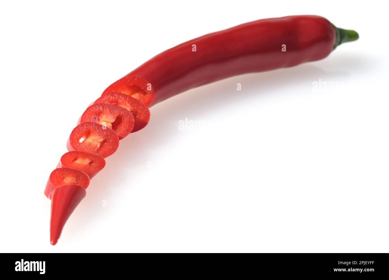 Chili Peperoni ist eine scharfe Kraeuterpflanze und wird in der Kueche ...