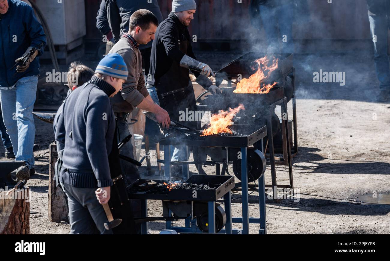 Hamburg, Germany. 02nd Apr, 2023. Participants in a museum ...