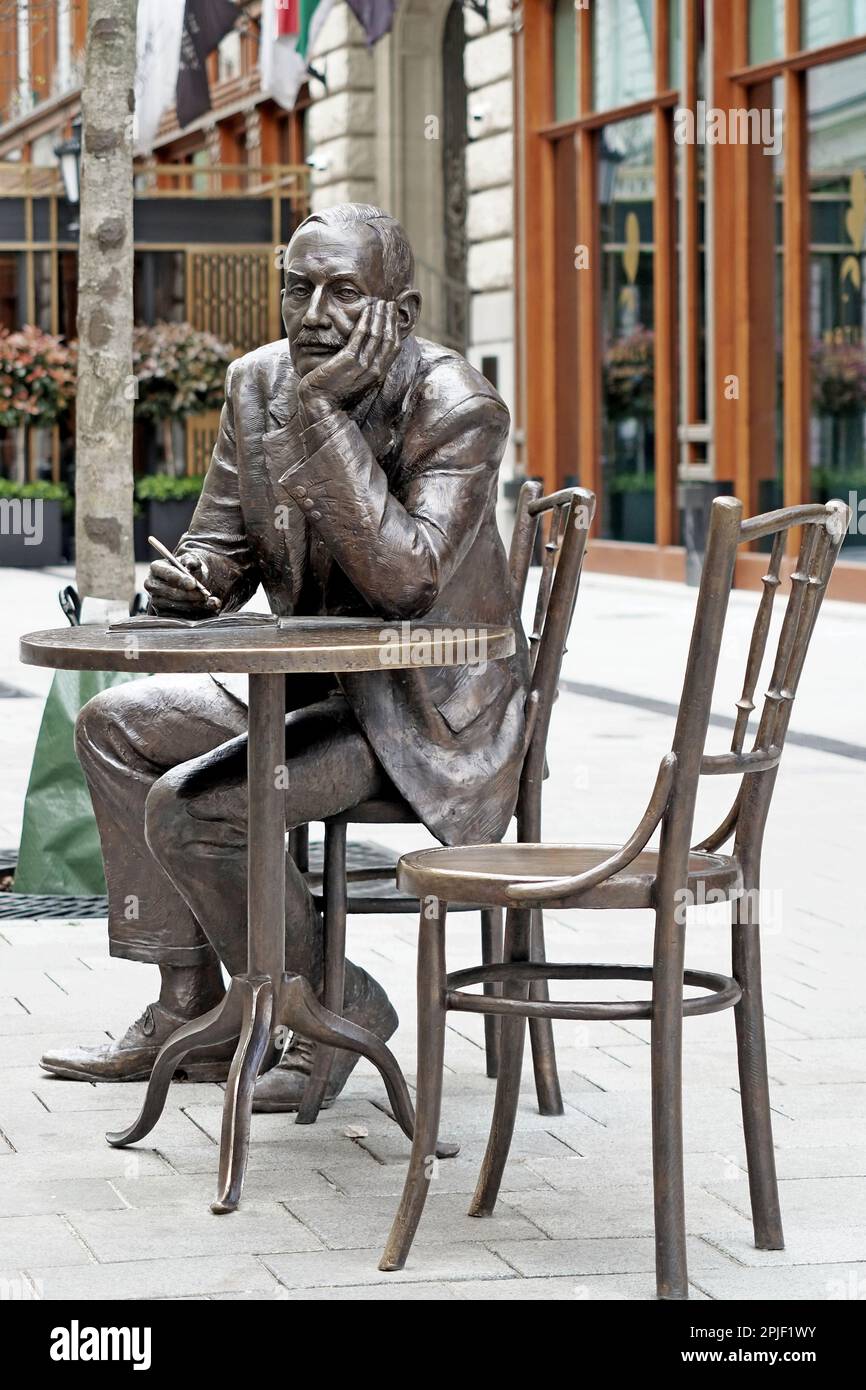 Statue of Gyula Krúdy Budapest. With the statue, they wanted to ...