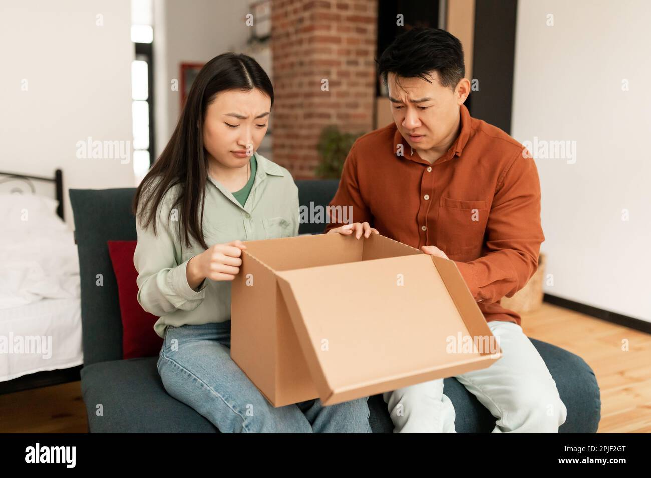 Negative shipment hi-res stock photography and images - Alamy