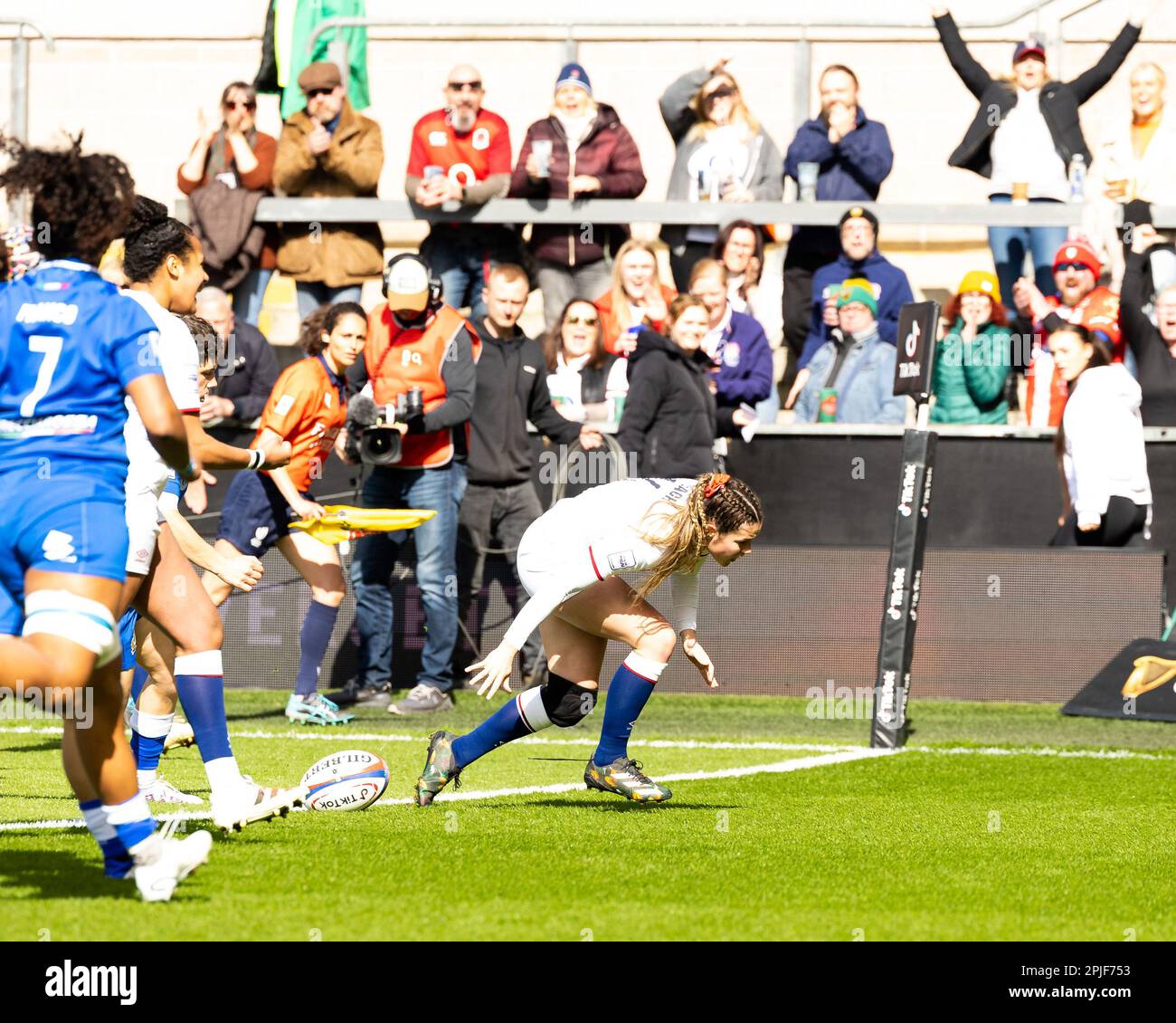 Holly aitchison hi-res stock photography and images - Alamy