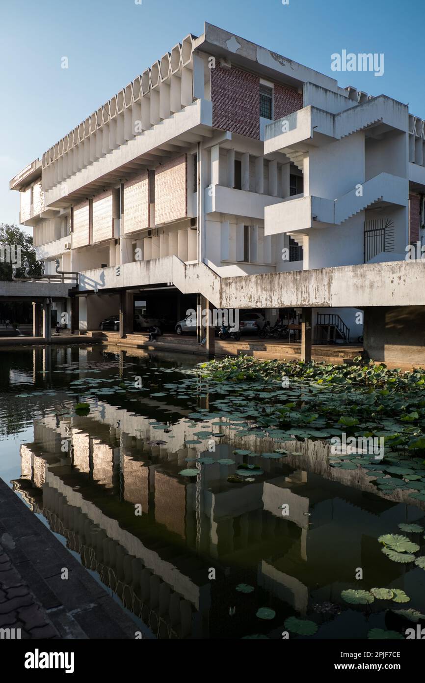Main building of the Institute of Foreign Languages of the Royal ...