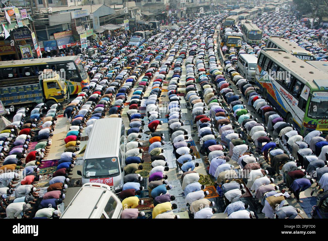 Dhaka, Bangladesh. 15th Feb, 2019. Salah also known as nam?z and also ...