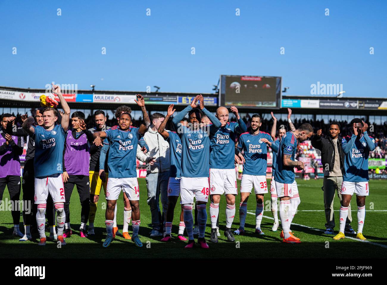 Rotterdam - Players of Feyenoord celebrate the win during the match ...