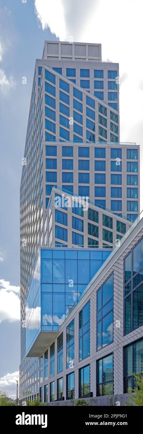 Eagle + West: Interlocking cantilevers and setbacks in white concrete ...