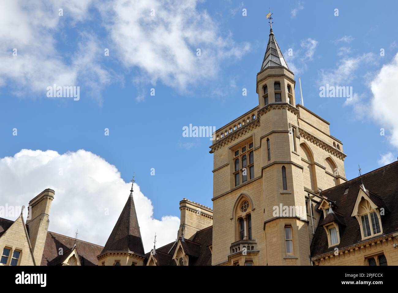 Front Quad building of the Balliol College at the Oxford University ...
