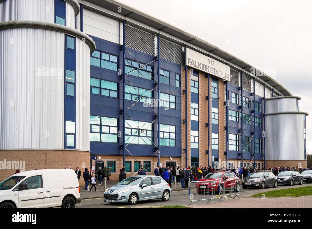 Soccer stadium building hi-res stock photography and images - Alamy