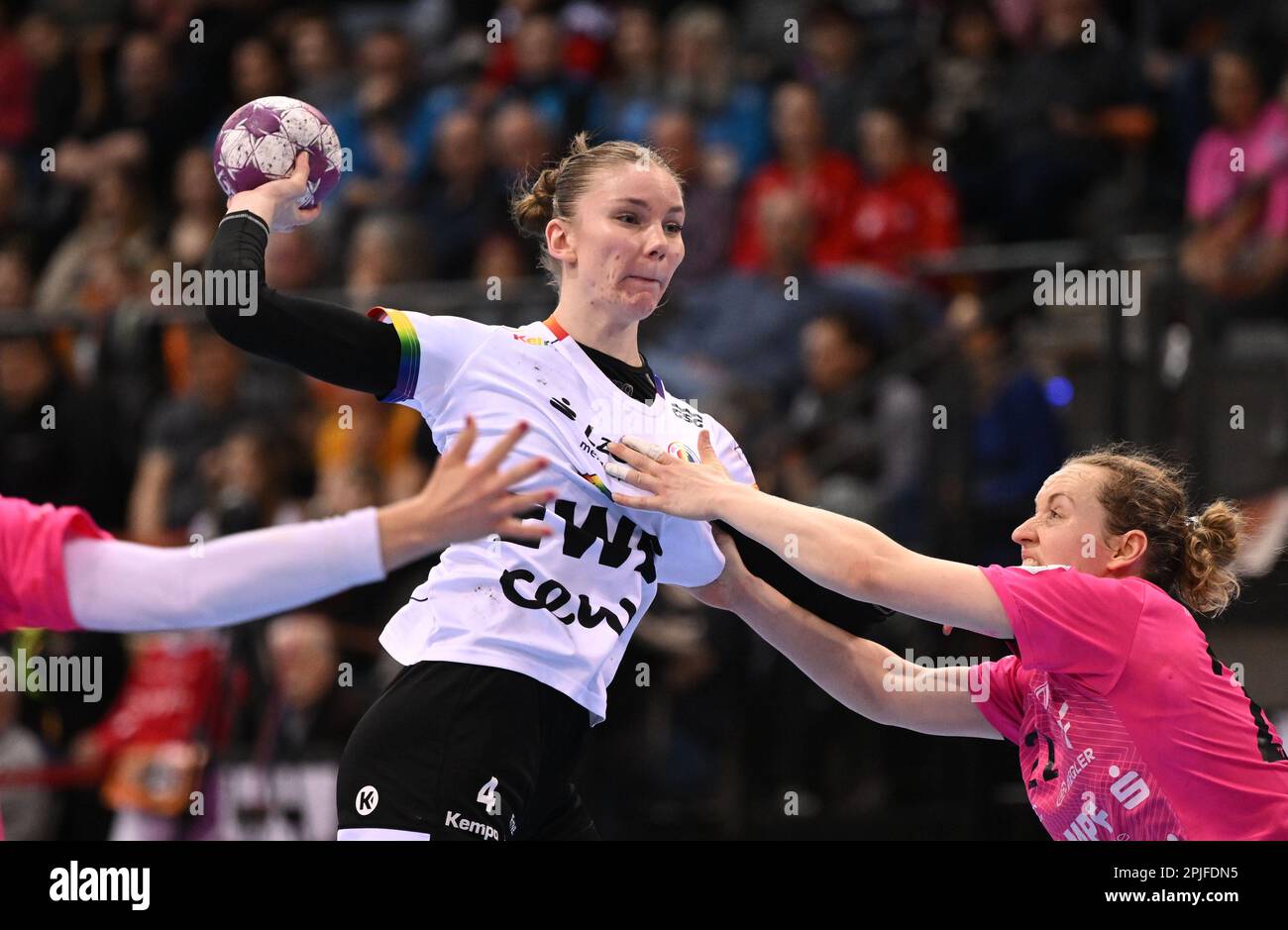 Stuttgart, Germany. 02nd Apr, 2023. Handball, Women: DHB Cup, HSG ...