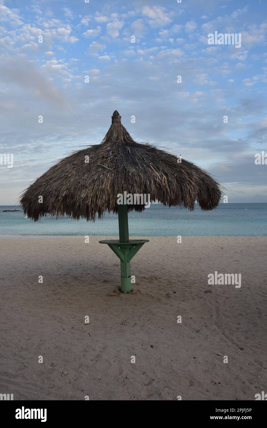 Sun umbrella in aruba hi-res stock photography and images - Alamy