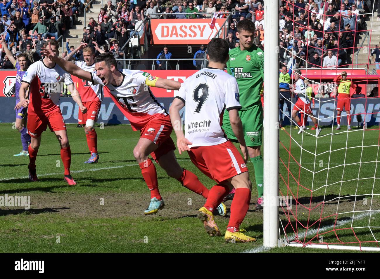 UTRECHT - Nick Viergever of FC Utrecht scores but his goal is ...
