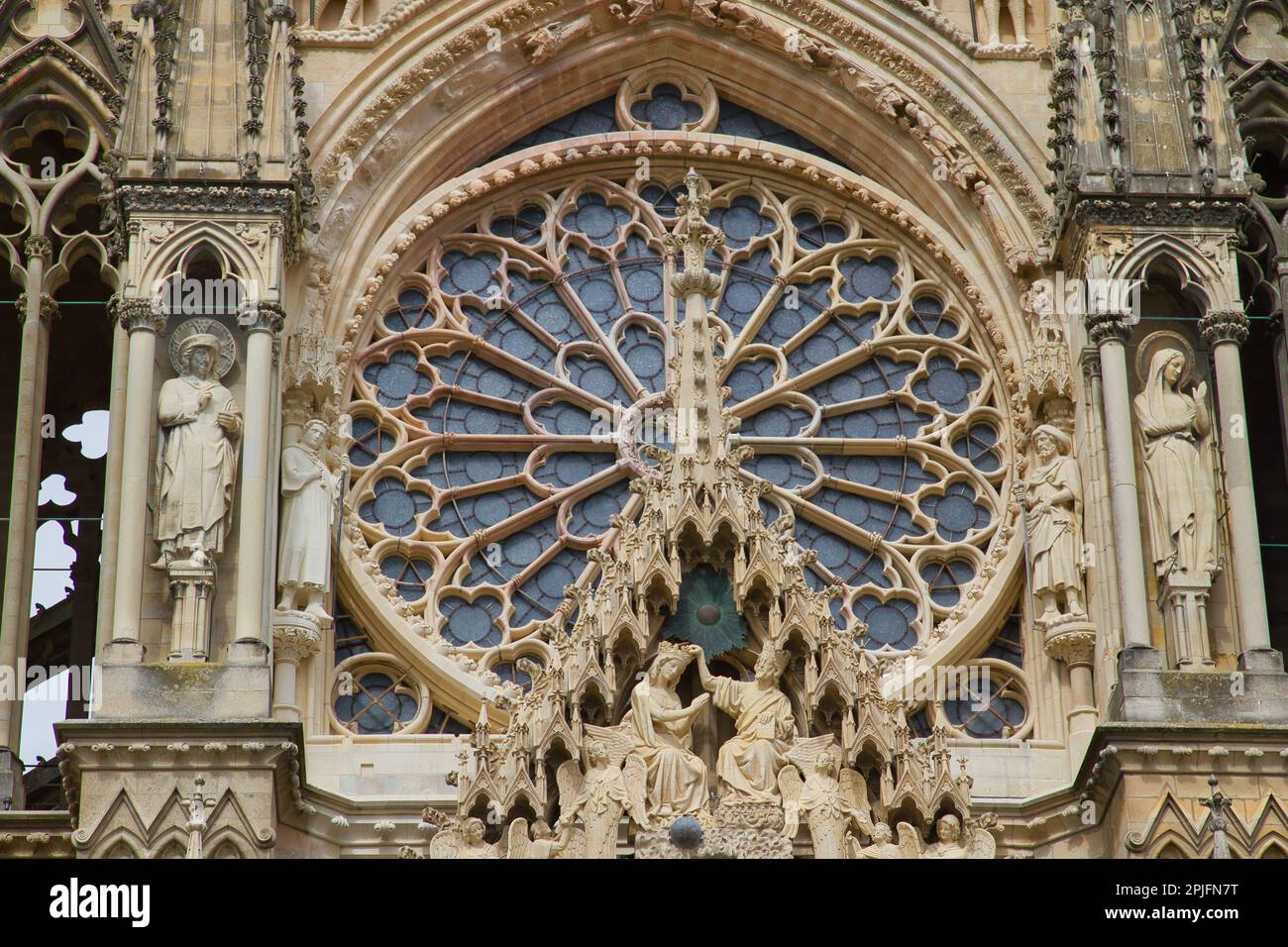 Reims Cathedral facade architecture detail Stock Photo - Alamy