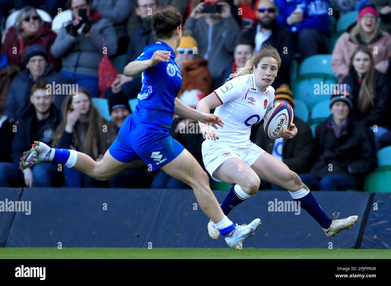 Aura muzzo hi-res stock photography and images - Alamy