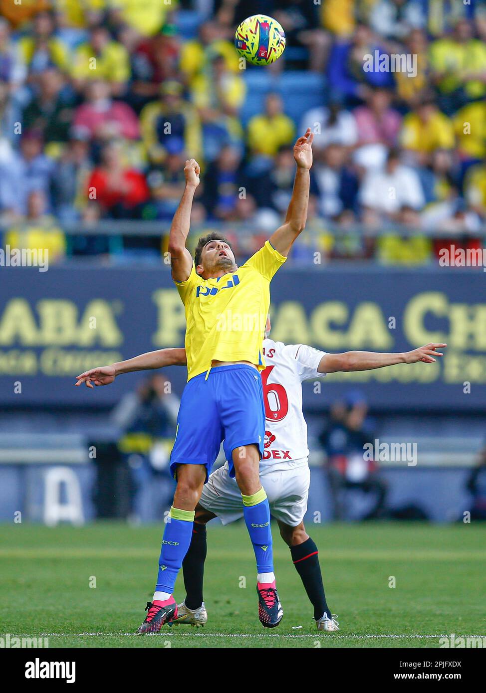 Jesus Navas of Sevilla FC and Ruben Sobrino of Cadiz during the La Liga ...