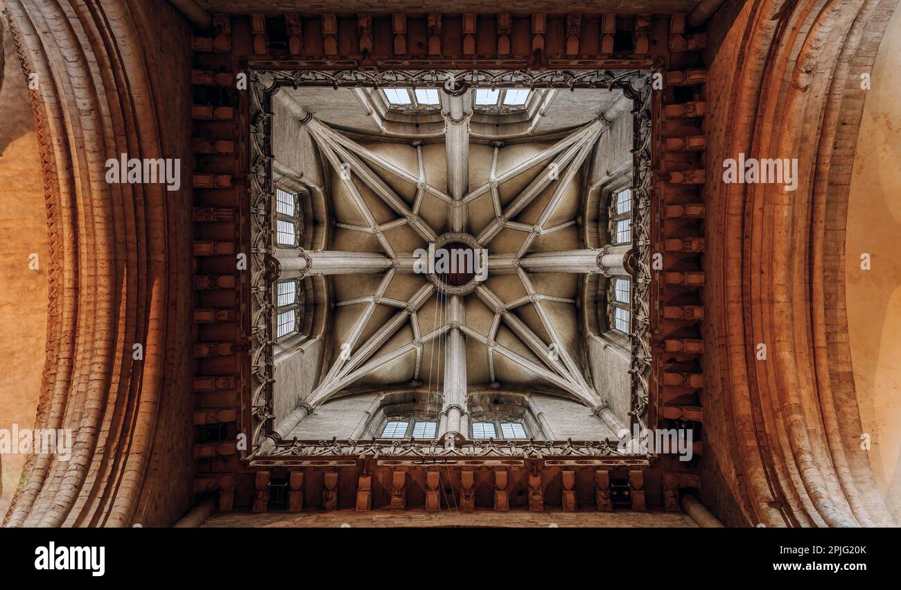 Cathedral crossing hi-res stock photography and images - Alamy