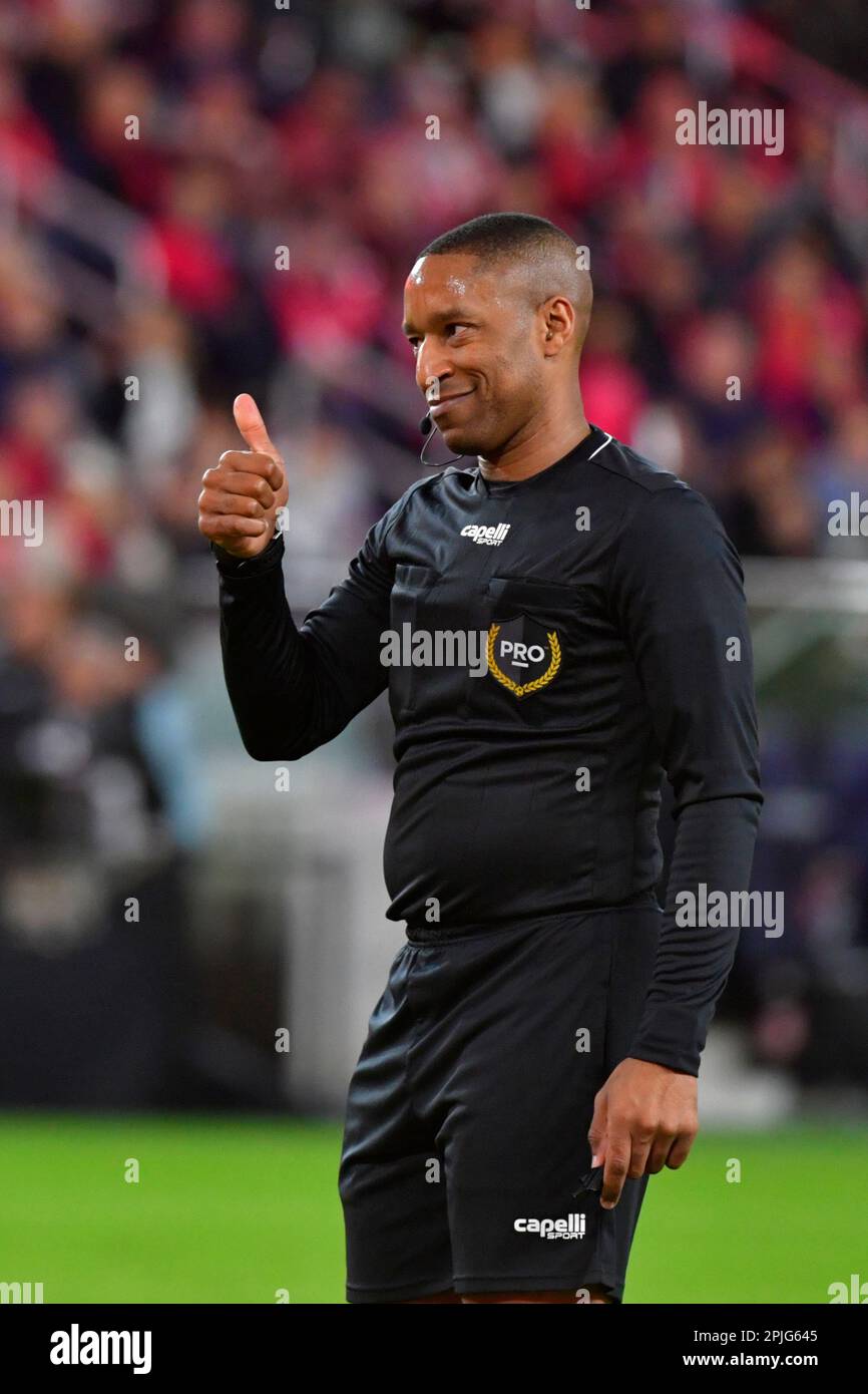 St. Louis, USA. 01st Apr, 2023. Referee Jon Freeman flashes a thumbs up ...