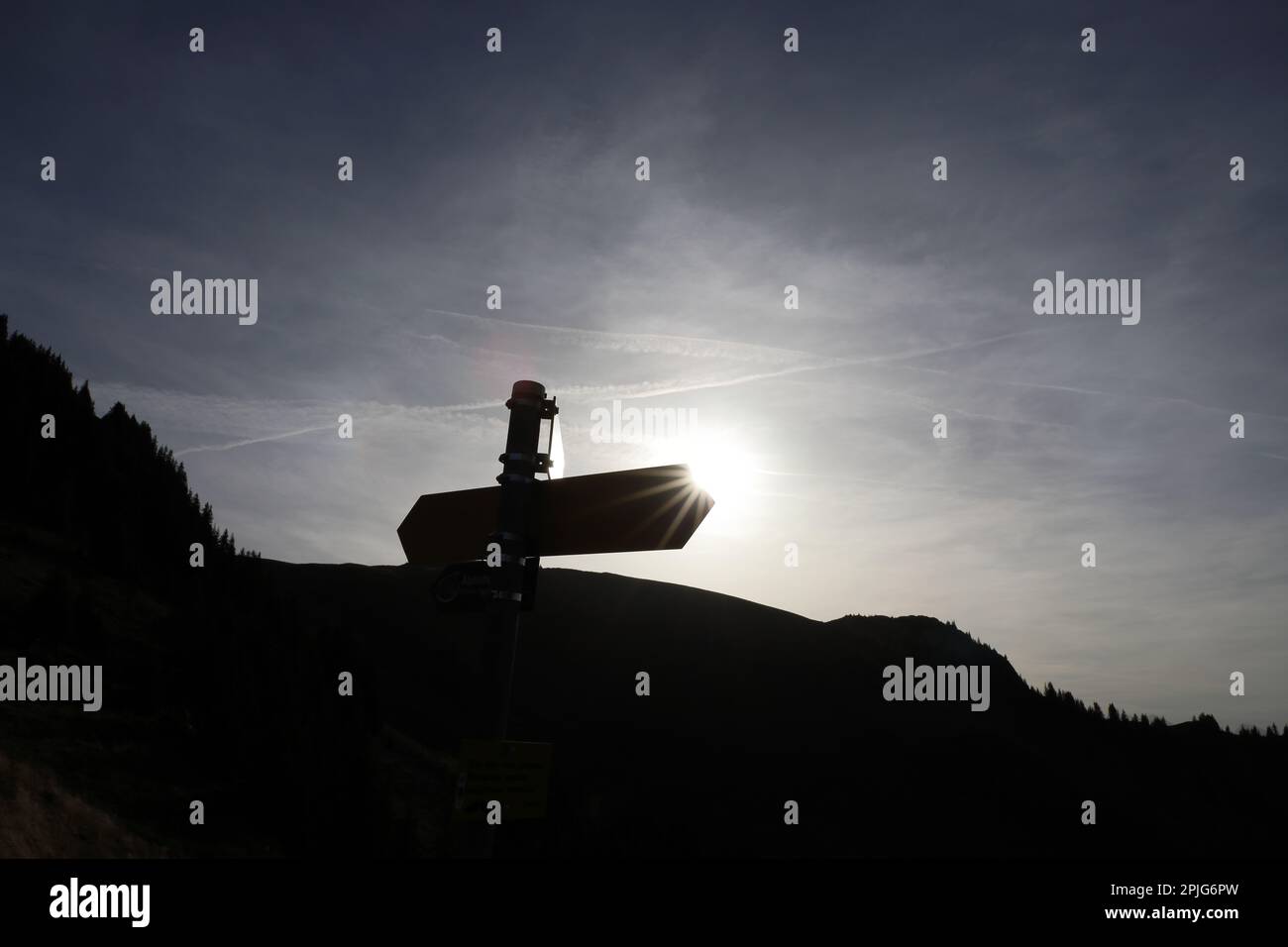 Alpen alpenregion hi-res stock photography and images - Alamy