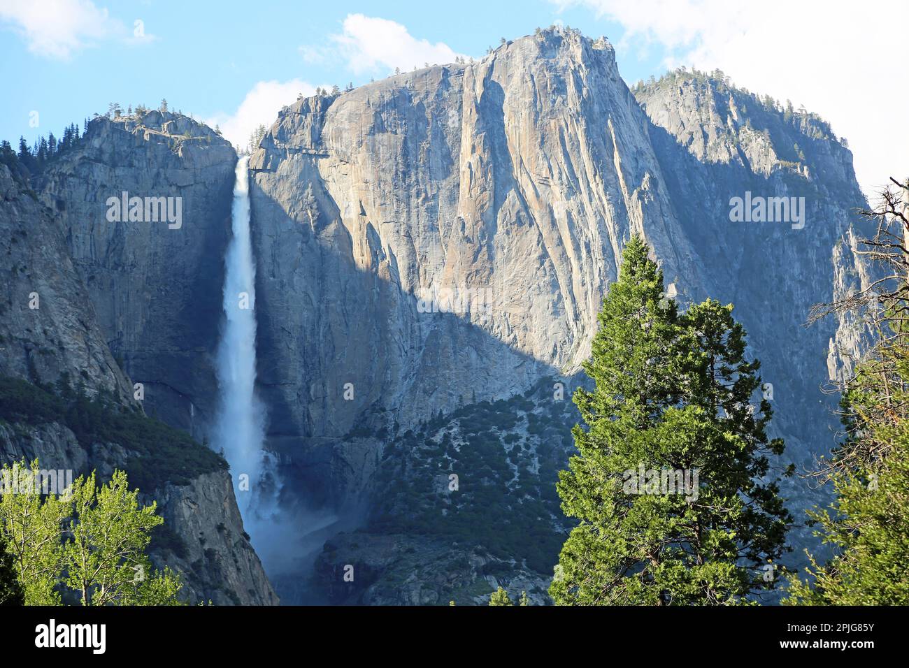 Landscape upper yosemite falls hi-res stock photography and images - Alamy